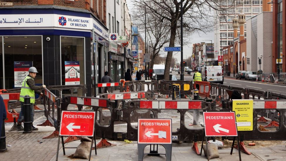 Road closure charges planned for Shropshire community events - BBC News