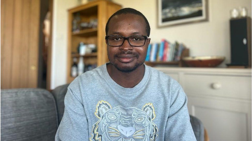 Stroud: Ukraine-licenced doctor waiting for UK work - BBC News