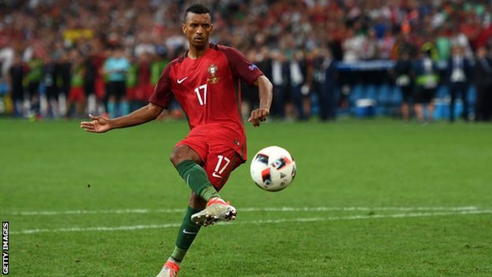 Nani: Valencia sign former Man Utd winger on three-year deal - BBC Sport