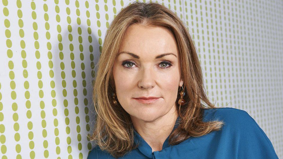 Apple hires ex-BBC and Channel 4 executive Jay Hunt - BBC News