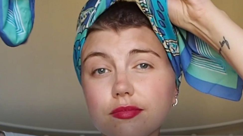 Coronavirus: Some people shielding allowed outdoors from Monday - BBC News