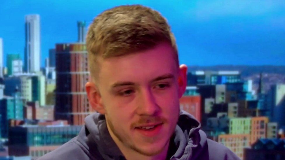 Maddy Cusack: Former colleague to run half marathon in her memory - BBC News