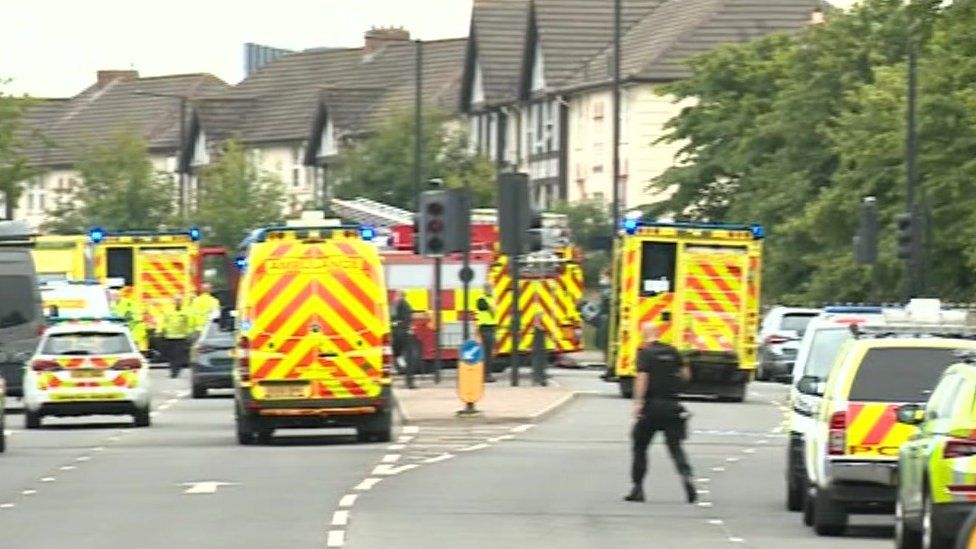 Names released of men killed in Newcastle police chase crash - BBC News
