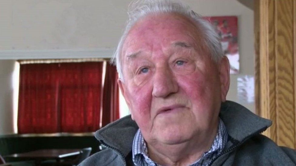 Newbury Football Club faces Faraday Road eviction - BBC News