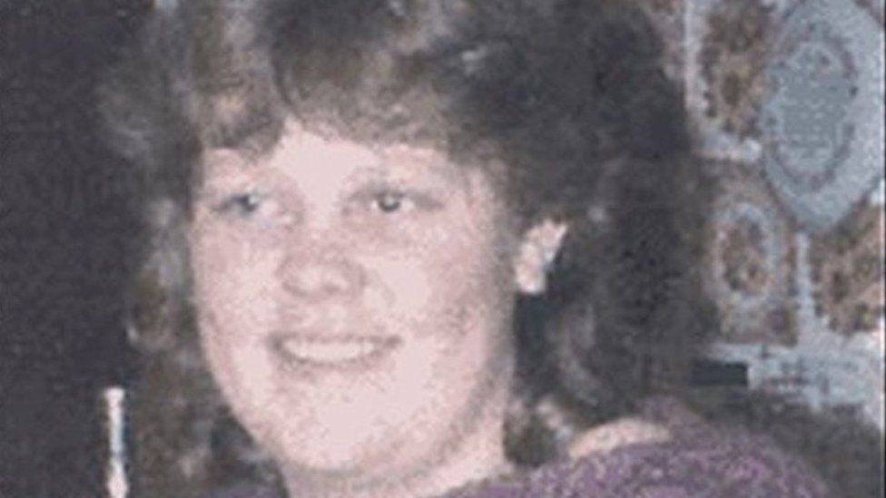 Debbie Griggs case: Andrew Griggs denies pregnant wife murder - BBC News