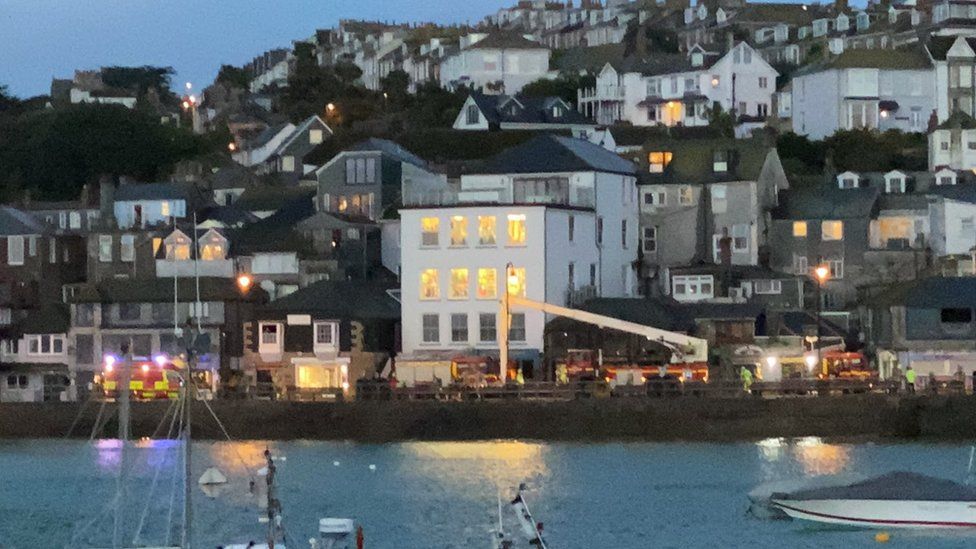 Crews tackle blaze at St Ives seafront restaurant - BBC News