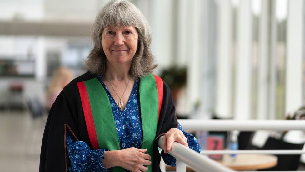 Ateb y Galw: Helen Prosser - BBC Cymru Fyw