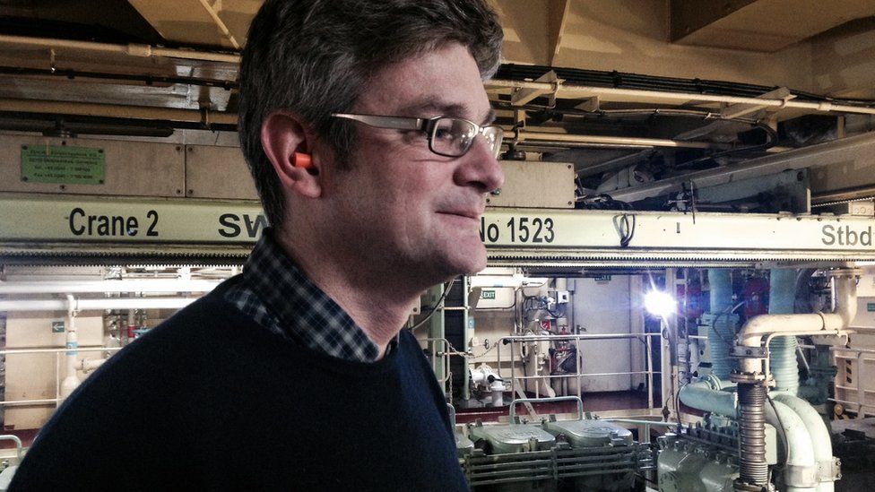 Reaching the ships' crews cut off from learning - BBC News