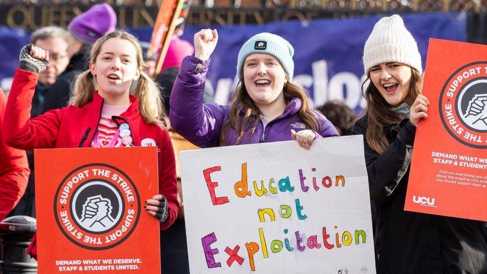 University of Nottingham: Students occupy offices as tutors strike ...