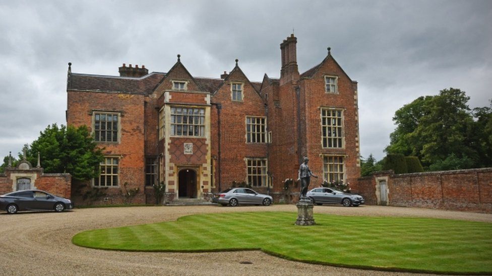 A dramatic day in store at Chequers - BBC News