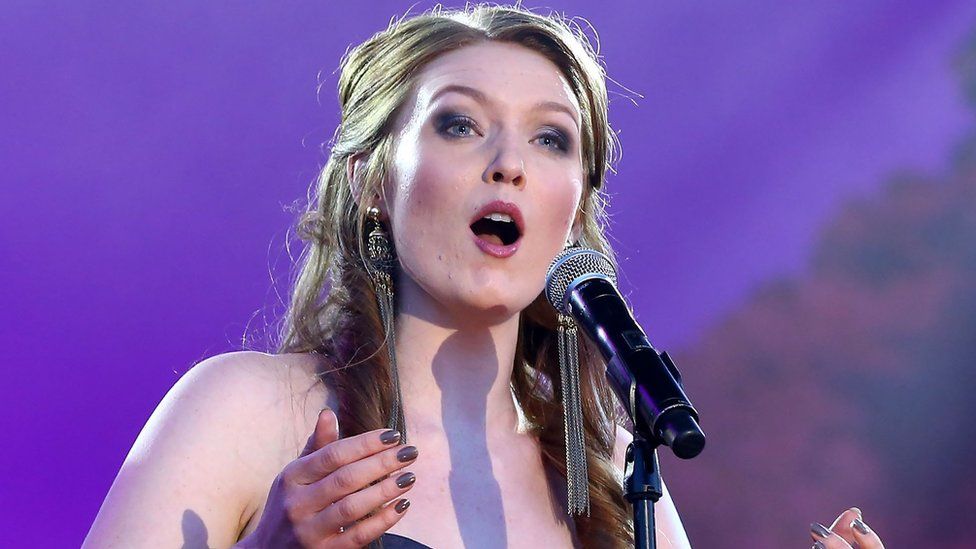 BBC Proms in the Park: Thousands attend Belfast concert - BBC News