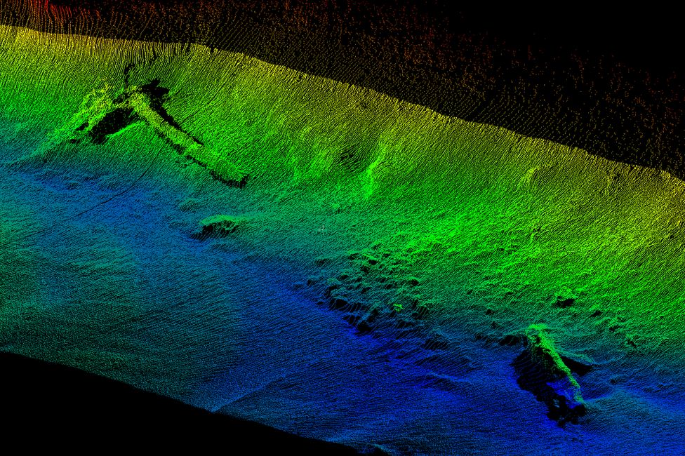 Sonar used to detect underwater beaver burrows - BBC News