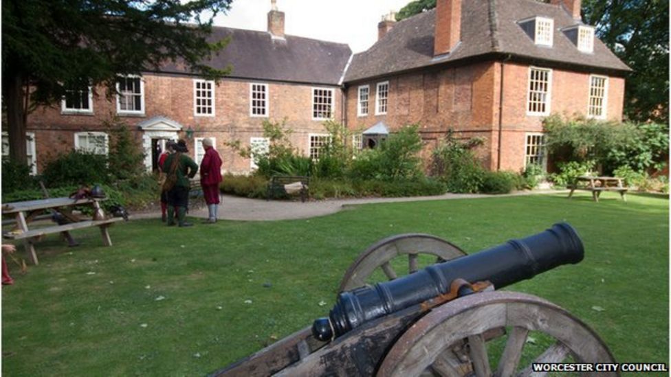 Worcester Commandery: Civil war attraction planned for city - BBC News