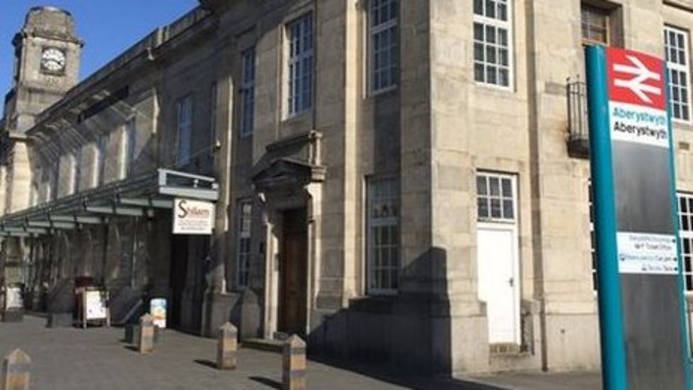 A look back at the Aberystwyth-Carmarthen railway line - BBC News