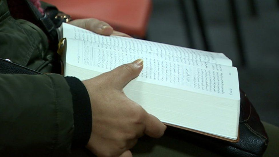 Cardiff baptisms for religious asylum seekers fleeing Iran - BBC News