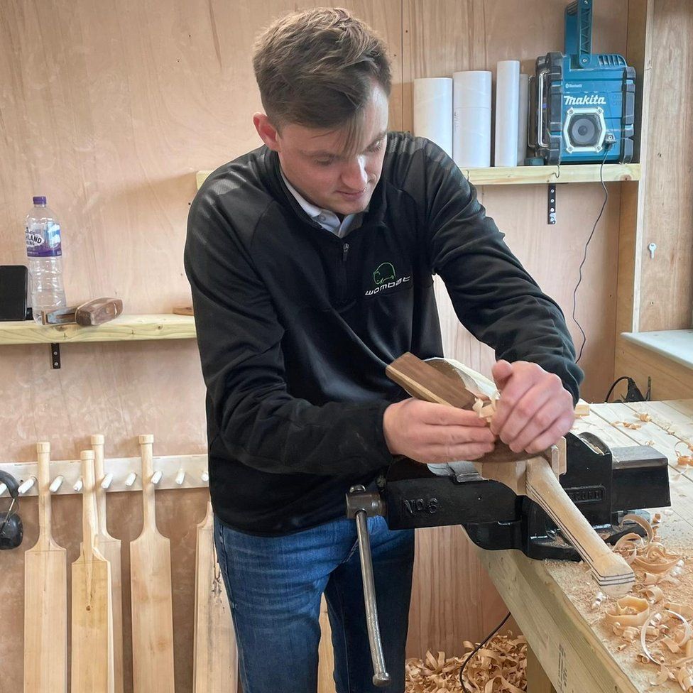 Cricket: Devon craftsman making bats the traditional way - BBC News
