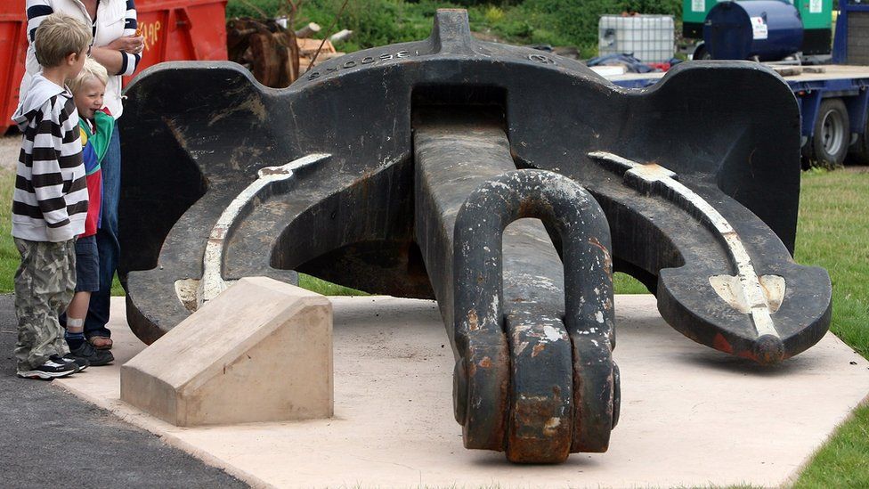 MSC Napoli 10 years on: Rescue mission 'burnt into memory' - BBC News