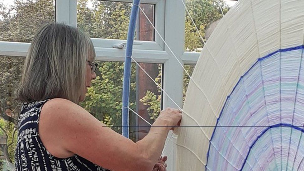 World's largest button made by Wool Women's Institute - BBC News