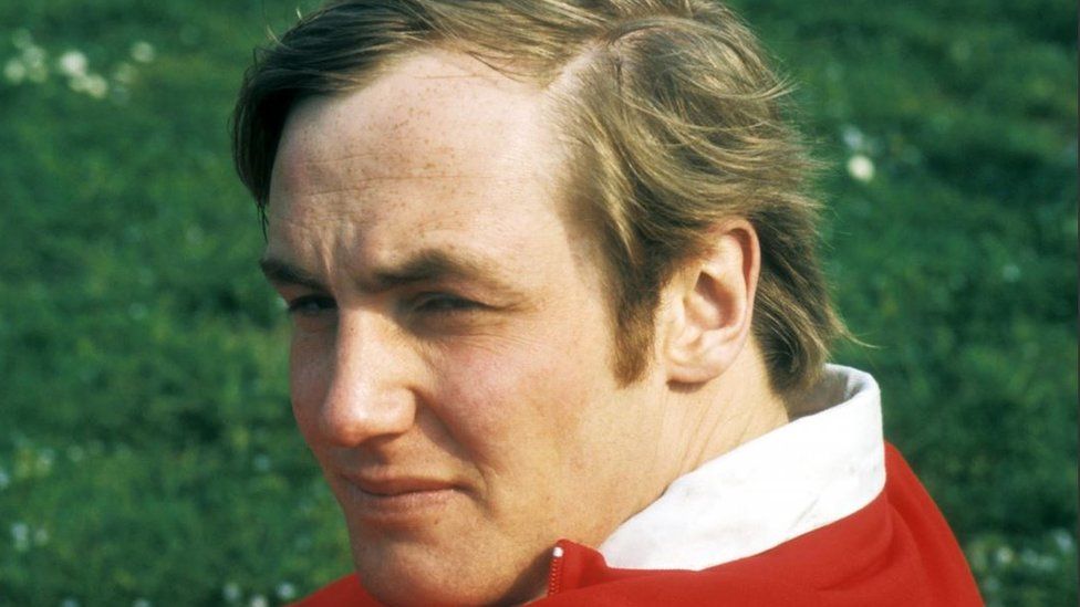 David Duckham: Stars pay tribute at Coventry memorial service - BBC News