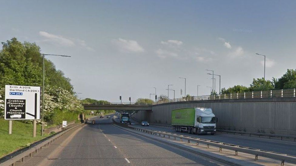 Cyclist killed in Erith hit-and-run crash - BBC News