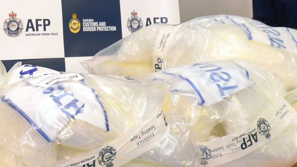 Australian police in huge Melbourne meth bust - BBC News