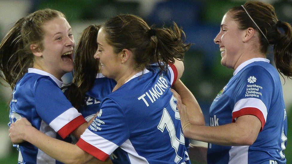 Linfield Ladies beat Cliftonville in final - BBC Sport