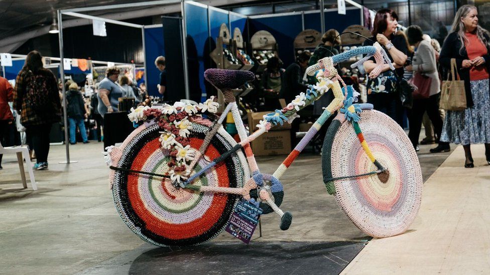 Programme released for 2018 Loch Ness Knit fest - BBC News