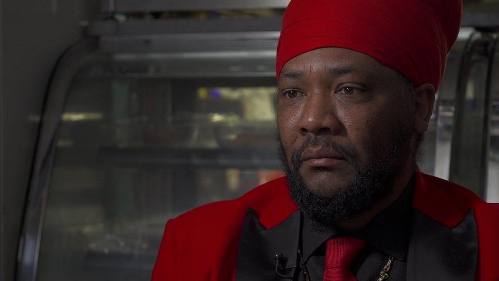 Jermaine Cools: Teenager detained for murder of boy, 14 - BBC News