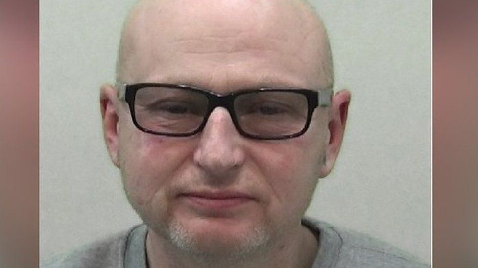 Man admits murdering friend in Newcastle with kitchen knife - BBC News