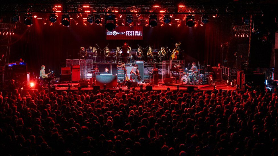 BBC Radio 6 Music Festival: Thrilling duets and superb sets at event ...
