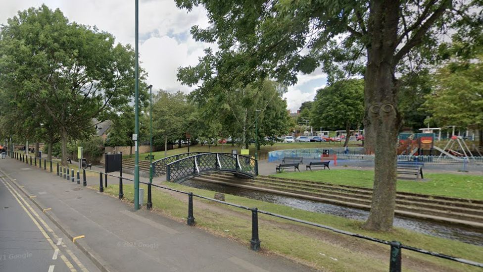 Six children arrested as knives recovered in Bulwell - BBC News
