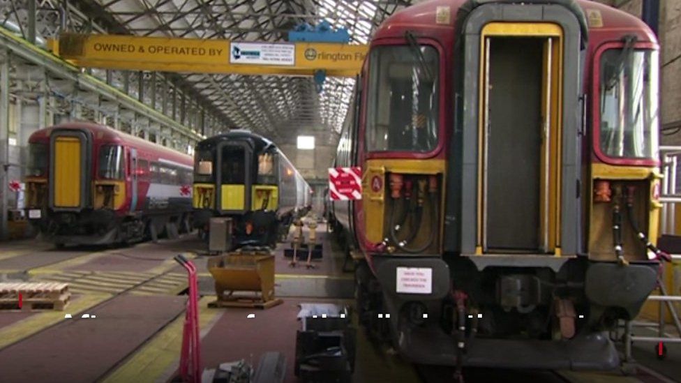 Refurbished South Western Railway trains withdrawn - BBC News