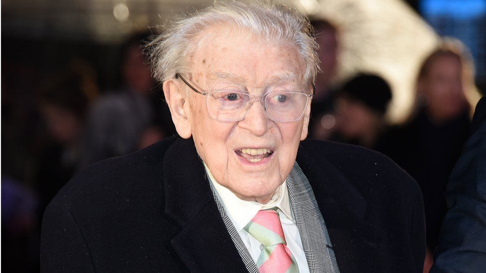 Jimmy Perry dies: 'Amazing' Dad's Army creator remembered - BBC News