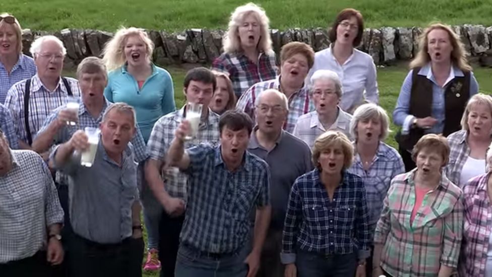 Singing farmers record internet hit in Kirkcudbright - BBC News