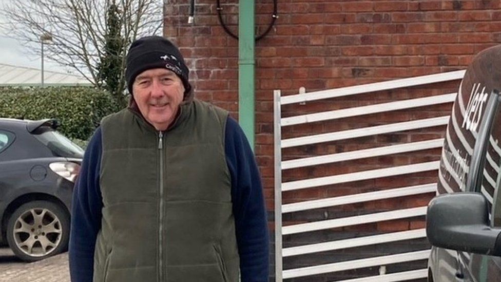 'Pwysig rhoi clwy'r traed a'r genau yn ei gyd-destun' - BBC Cymru Fyw