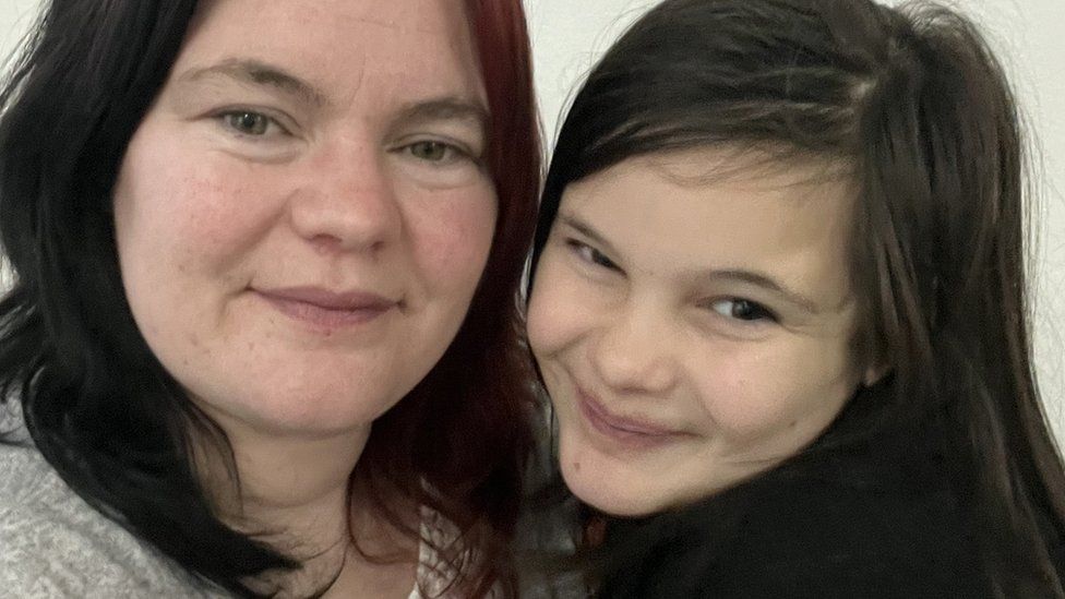 Strep A: Antibiotics shortage in some Welsh pharmacies - BBC News