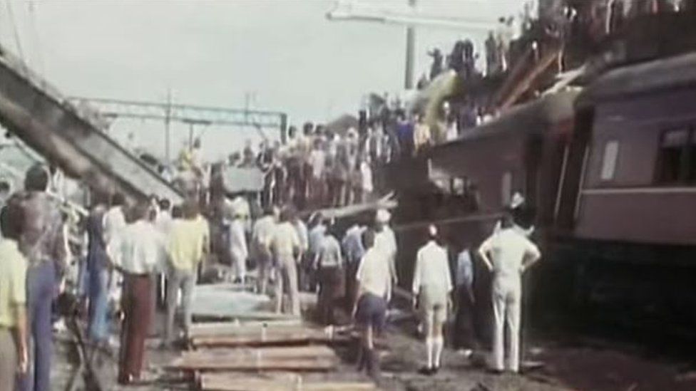 Granville: The rail disaster that changed Australia - BBC News