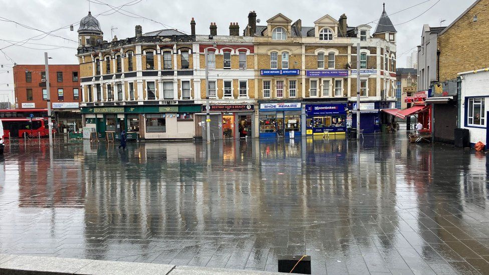 Beresford Square revamp planned by Greenwich Council - BBC News
