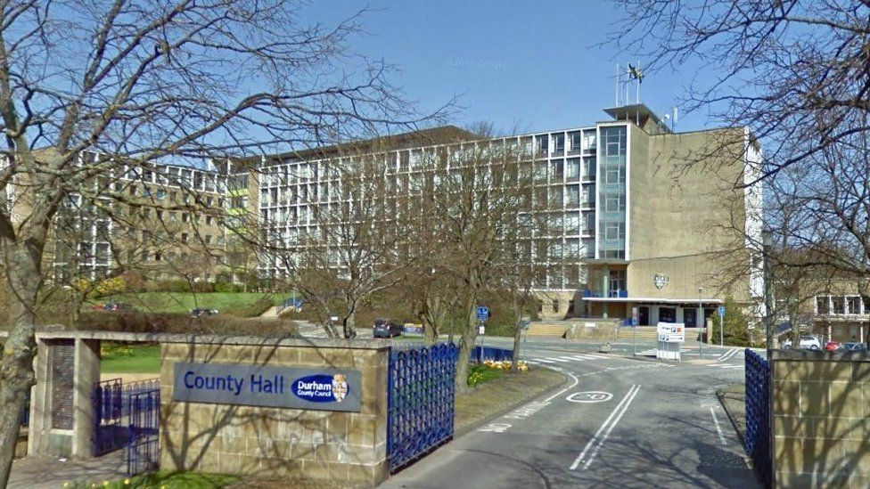 Durham Council warns hundreds of job losses possible - BBC News