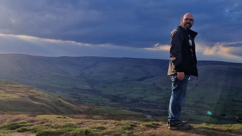 Rotherham sci-fan cremated in Tardis-style coffin after brain tumour ...