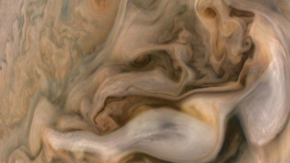 Nasa's Juno spacecraft shares amazing pictures of Jupiter's storms ...