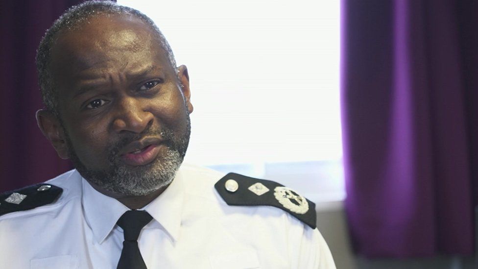 Met Police: Communities traumatised by stop and search - BBC News