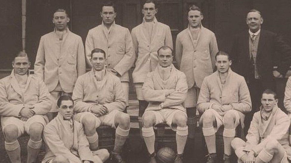 Football rules' Cambridge 'birthplace' marked by sculpture - BBC News