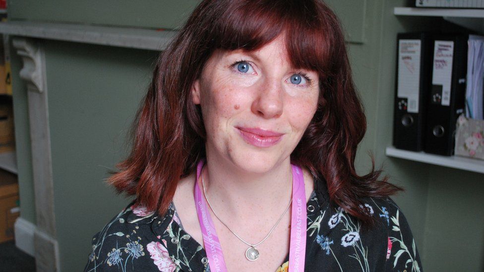 Turning mothers' milk into treasured mementos - BBC News