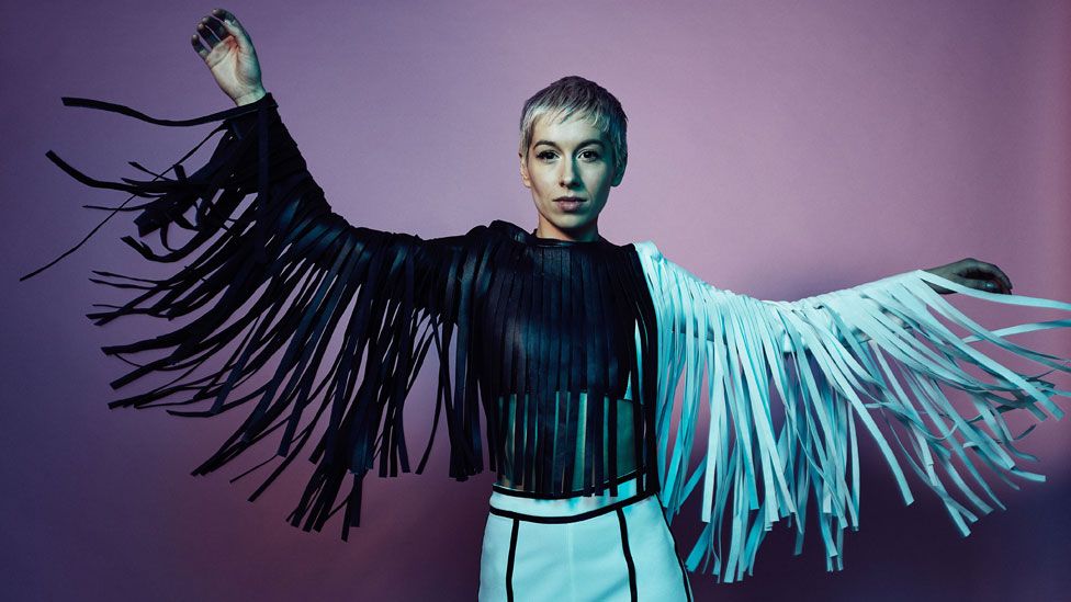 Eurovision 2019: SuRie's tips for surviving the contest - BBC News