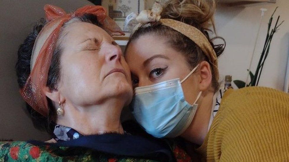 'Inadequate' Derby care home placed in special measures - BBC News