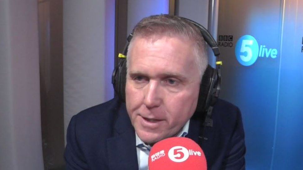 Ford boss urges re-think on electric hybrid car ban - BBC News