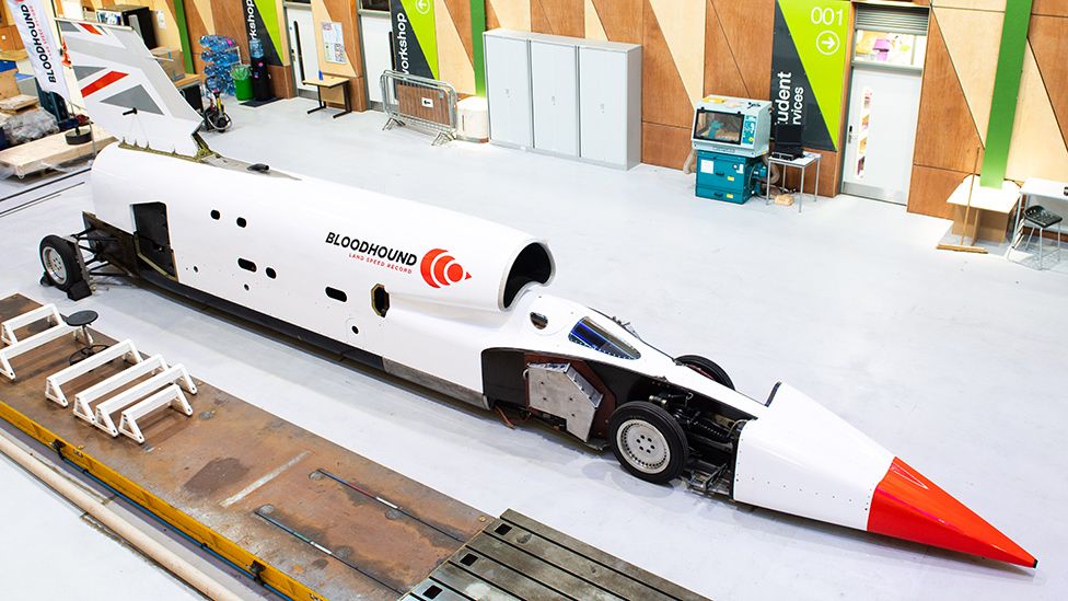 Bloodhound diary: Racing at over 500mph - BBC News