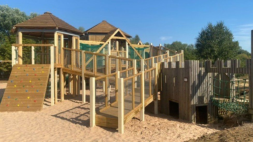 Stanwick Lakes: Play area reopens after arson attack - BBC News