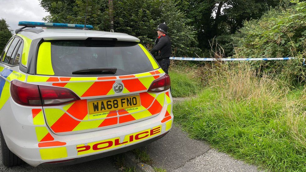 Two more arrests in suspected Bodmin murder - BBC News